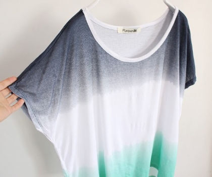 Gradient Color High-low Hem Round Neckline T-shirt