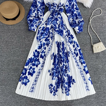 Vintage Contrast Color Blue and White Porcelain Print Half Sleeves ...